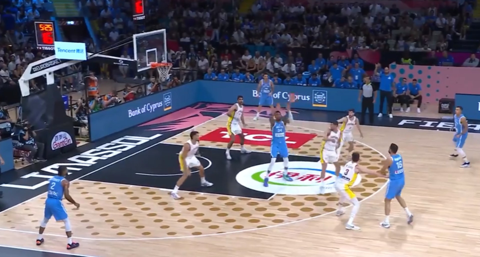 EuroBasket 2025, Εθνική: Η... στάση Παπανικολάου, η προσέγγιση του Γιάννη και το στατιστικό ...